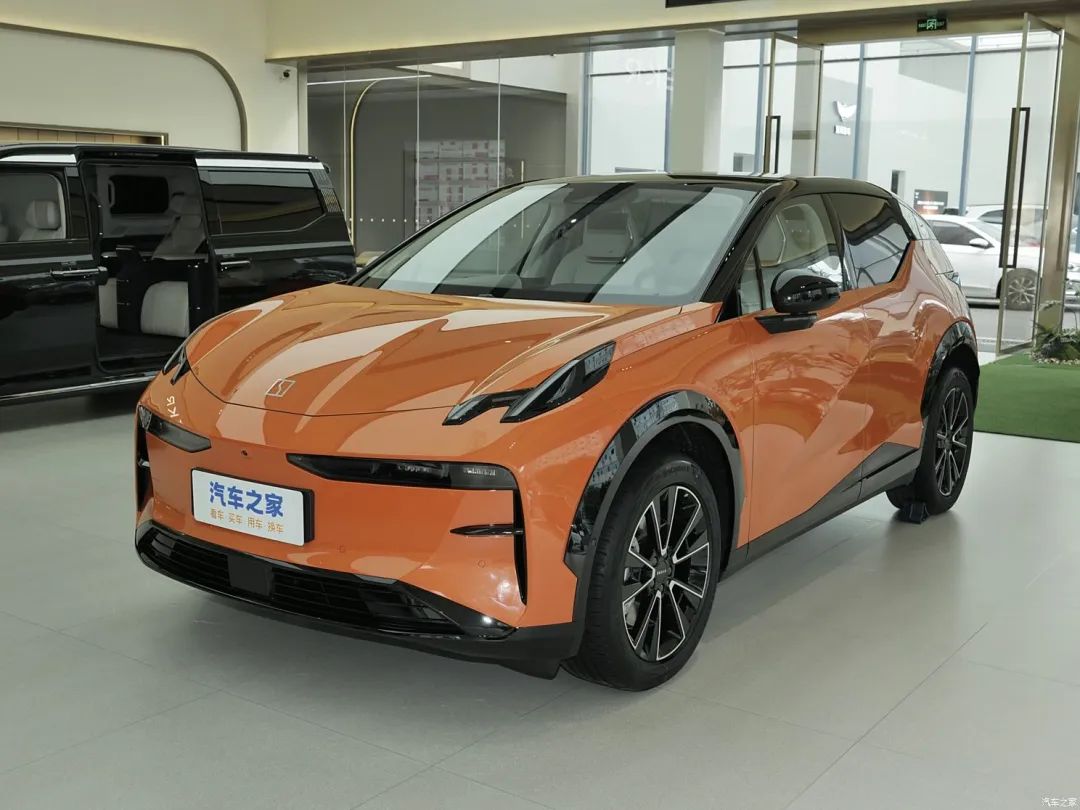 隐藏式门把手、无框车门、贯穿式尾灯， 你选领克Z20还是极氪X？|领克_新浪财经_新浪网