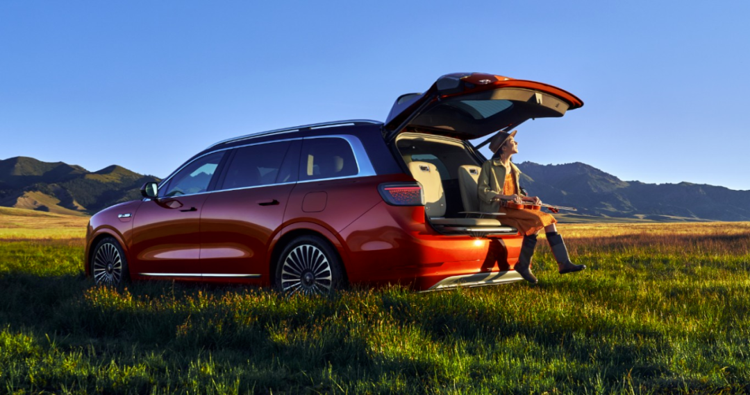 体验翻倍！配劳斯同款钓鱼椅，问界M9大五座又要卖爆？-新浪汽车