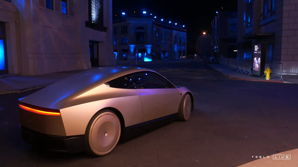 特斯拉 Cybercab 自动驾驶出租车遭质疑：双座设计不实用|无人驾驶|特斯拉|自动_新浪新闻