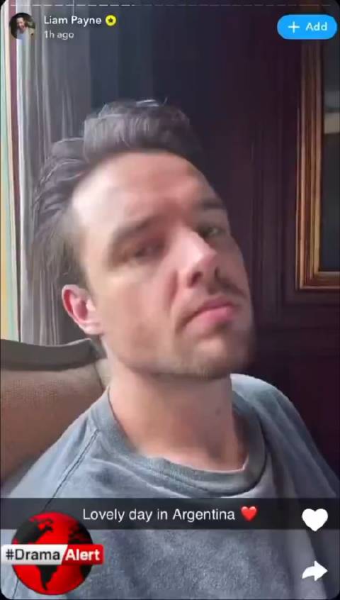 天呐！太突然了！在去世前的1小时Liam还刚更新了一条Snapchat_新浪新闻