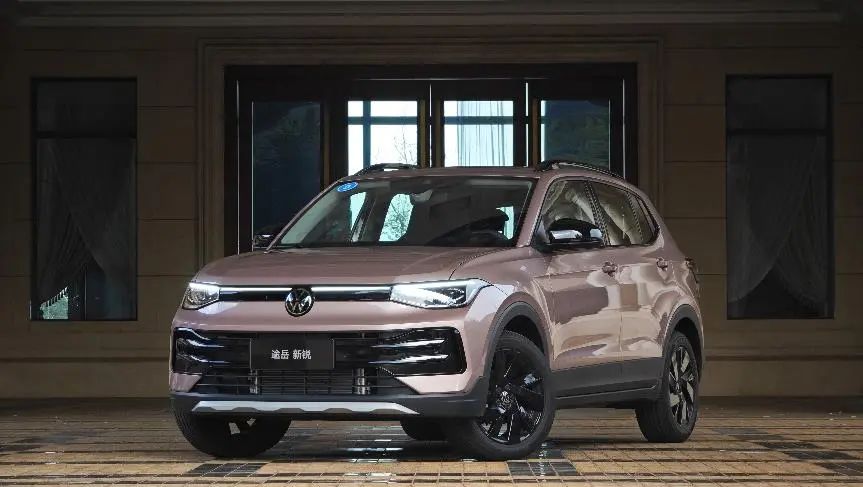 优惠13万，2.0T＋9AT，全系4驱！33英寸9K屏！燃油SUV卷疯了？-新浪汽车