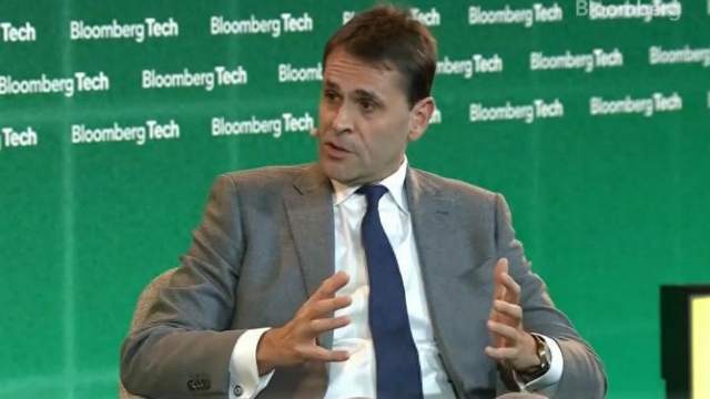 阿斯麦CEO三问美政客，不卖给中国芯片是为什么|阿斯麦|半导体|美国_新浪新闻