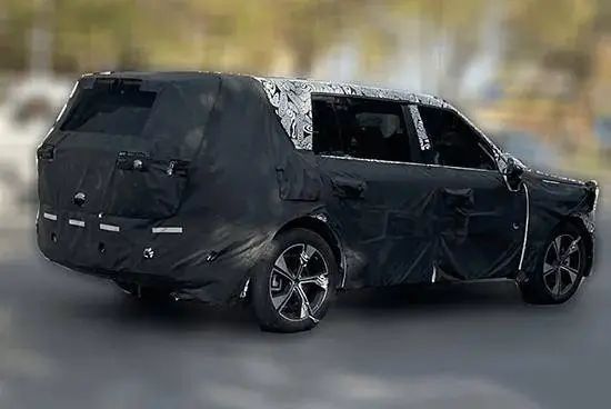 领克全新旗舰SUV（代号L946）谍照曝光，与问界M9同级别，沃尔沃平台打造！-新浪汽车