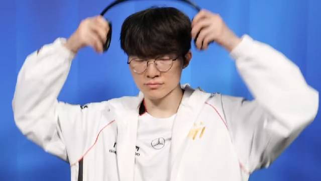 Faker和knight听声音猜英雄技能|Faker|英雄联盟|knight_新浪新闻