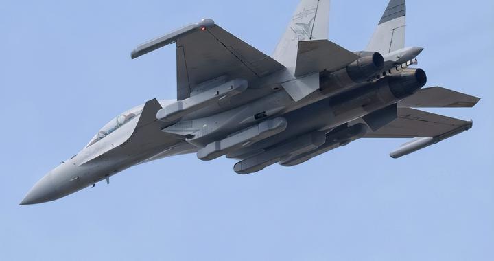 歼-15B和歼-15D已服役，但有一美中不足，未来等福建舰可能会解决|服役|战机|涡扇_新浪新闻