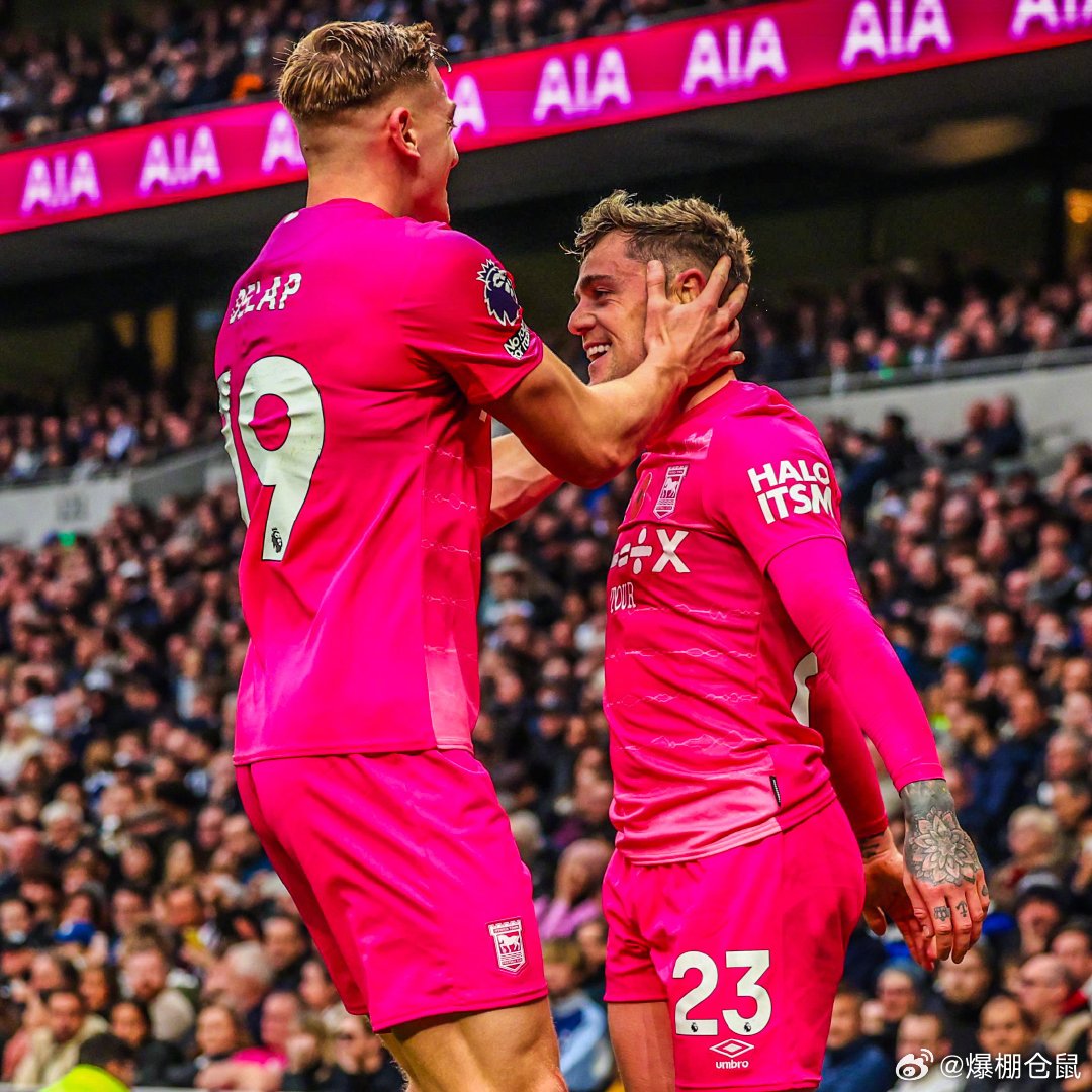 热刺1比2伊普斯维奇，伊镇取得本赛季英超首胜！|热刺|英超|伊普斯维奇_新浪新闻