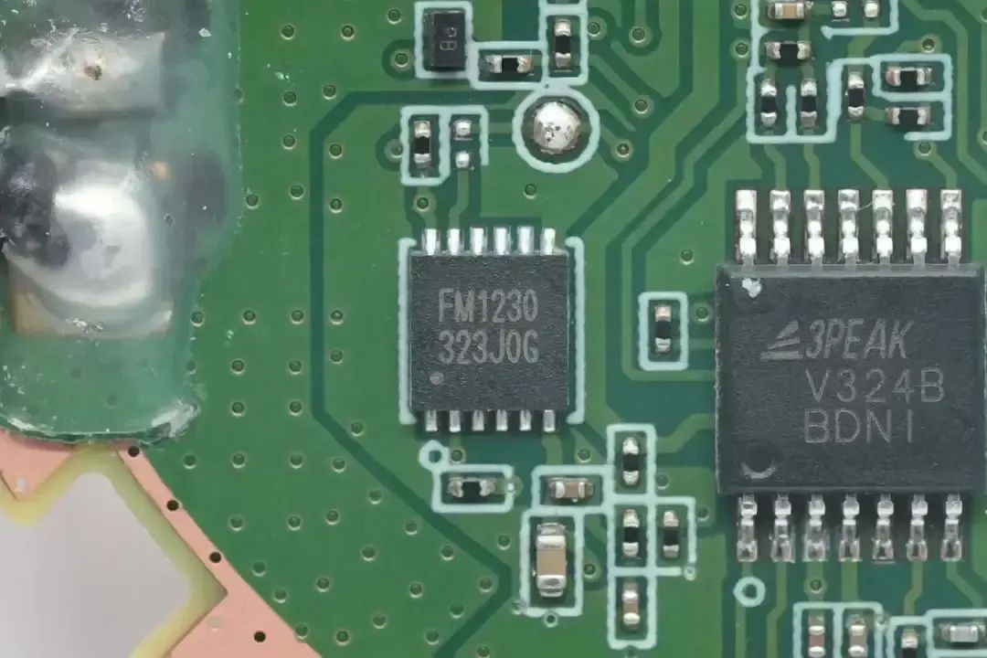 Qi2无线充深度拆解，内含无线充主控以及鉴权芯片深度解析|无线充电_新浪财经_新浪网