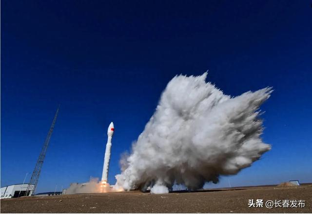 吉林一号高分05B星、平台02A03星成功发射！顺利进入预定轨道_新浪财经_新浪网