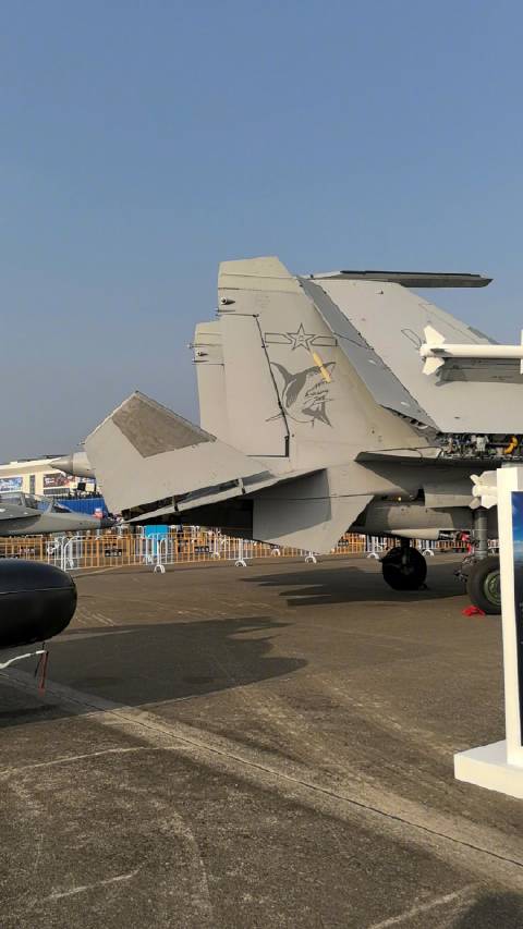 全方位展示J-15T舰载机|舰载机|中国航展_新浪新闻