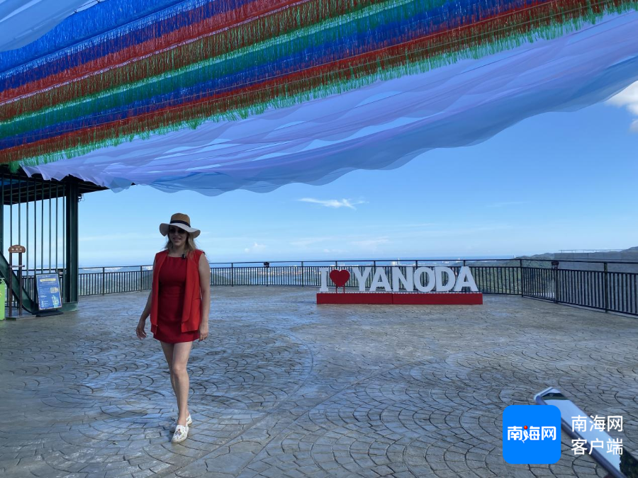 外国网红看海南 | 意大利美女博主走进“呀诺达” 探索热带雨林奇境|意大利|海南省|呀诺达雨林文化旅游区_新浪新闻