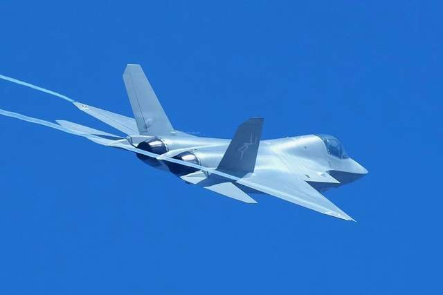 与F22和苏57都不一样，歼20指明六代机发展方向|战斗机|苏57|歼-20_新浪新闻