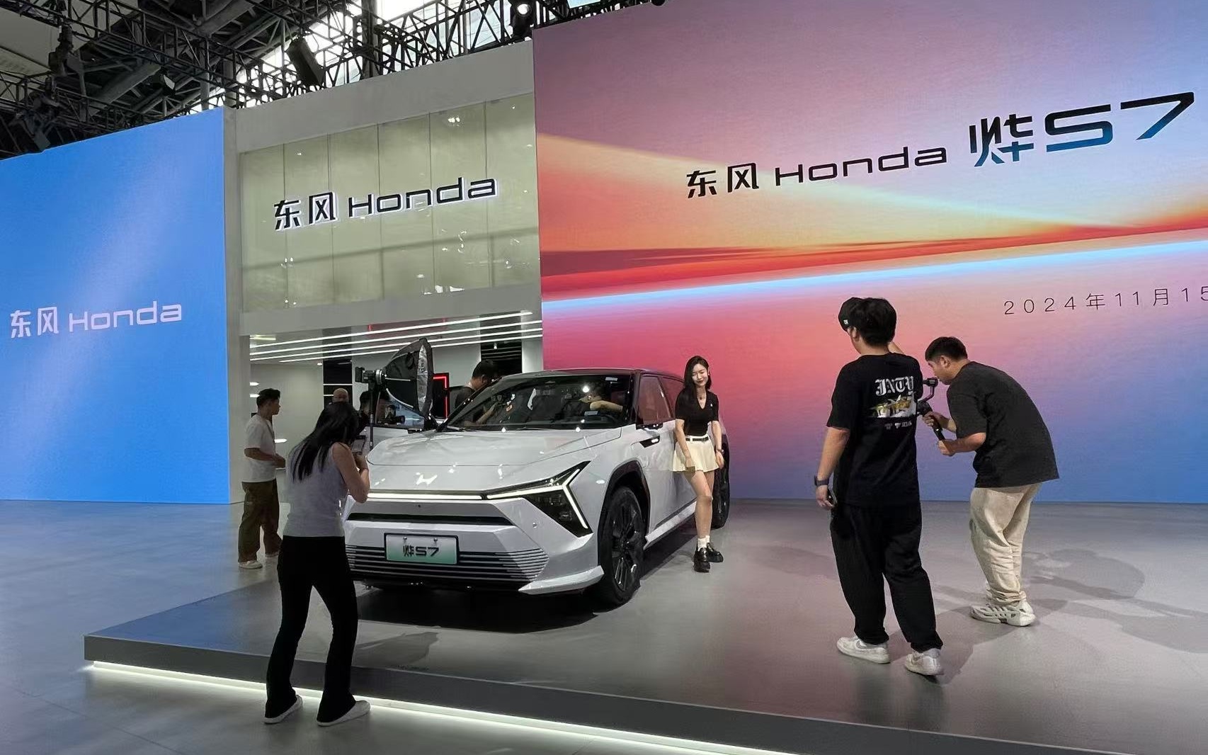 车展直击｜东风本田烨S7正式亮相|本田|车展_新浪新闻