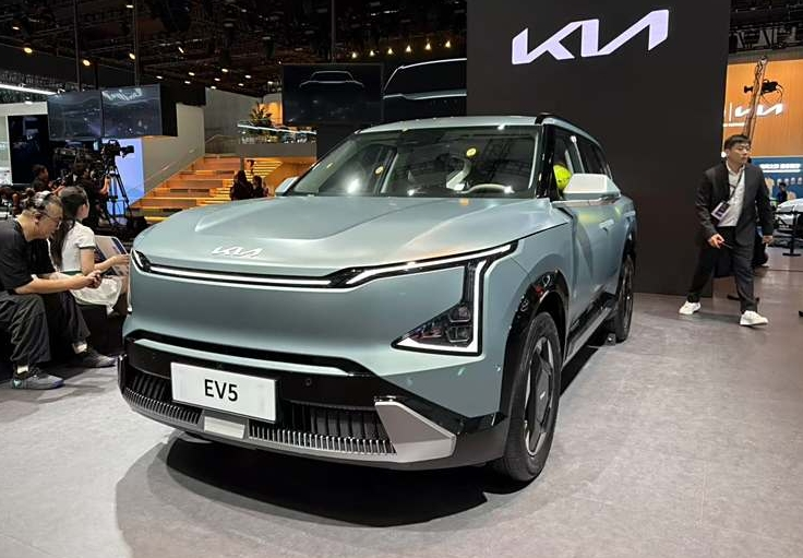 14.98万元起，2025款EV5家族上市，智能、舒适性升级-新浪汽车