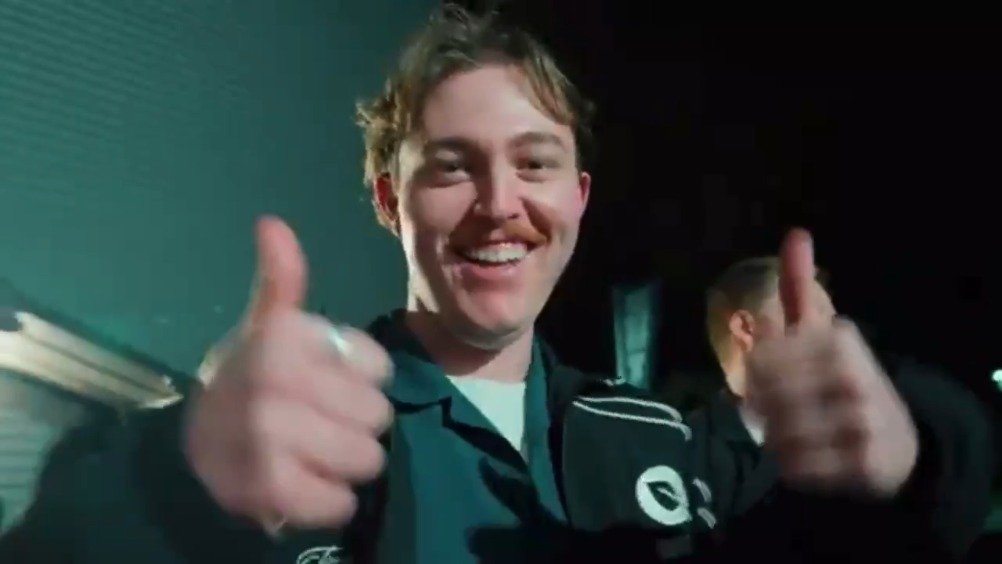 FLY官宣2025年阵容：Bwipo，Inspired，Quad，Massu，Busio|英雄联盟_新浪新闻