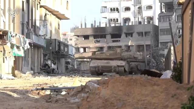 如果没有坦克，只依靠步兵进行城市巷战，那么伤亡一定是巨大的|城市巷战_新浪新闻