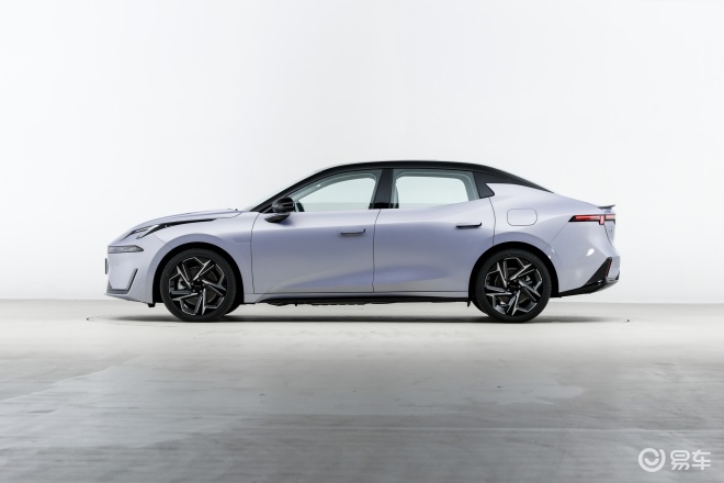 领克07 EM-P/08 EM-P第15万辆下线 售16.98万元起-新浪汽车