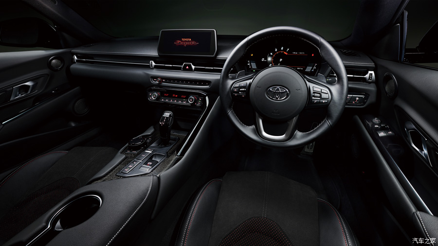 3.0T+8AT，黑色轮圈、碳纤维鸭尾扰流板，疯狂心动了！-新浪汽车