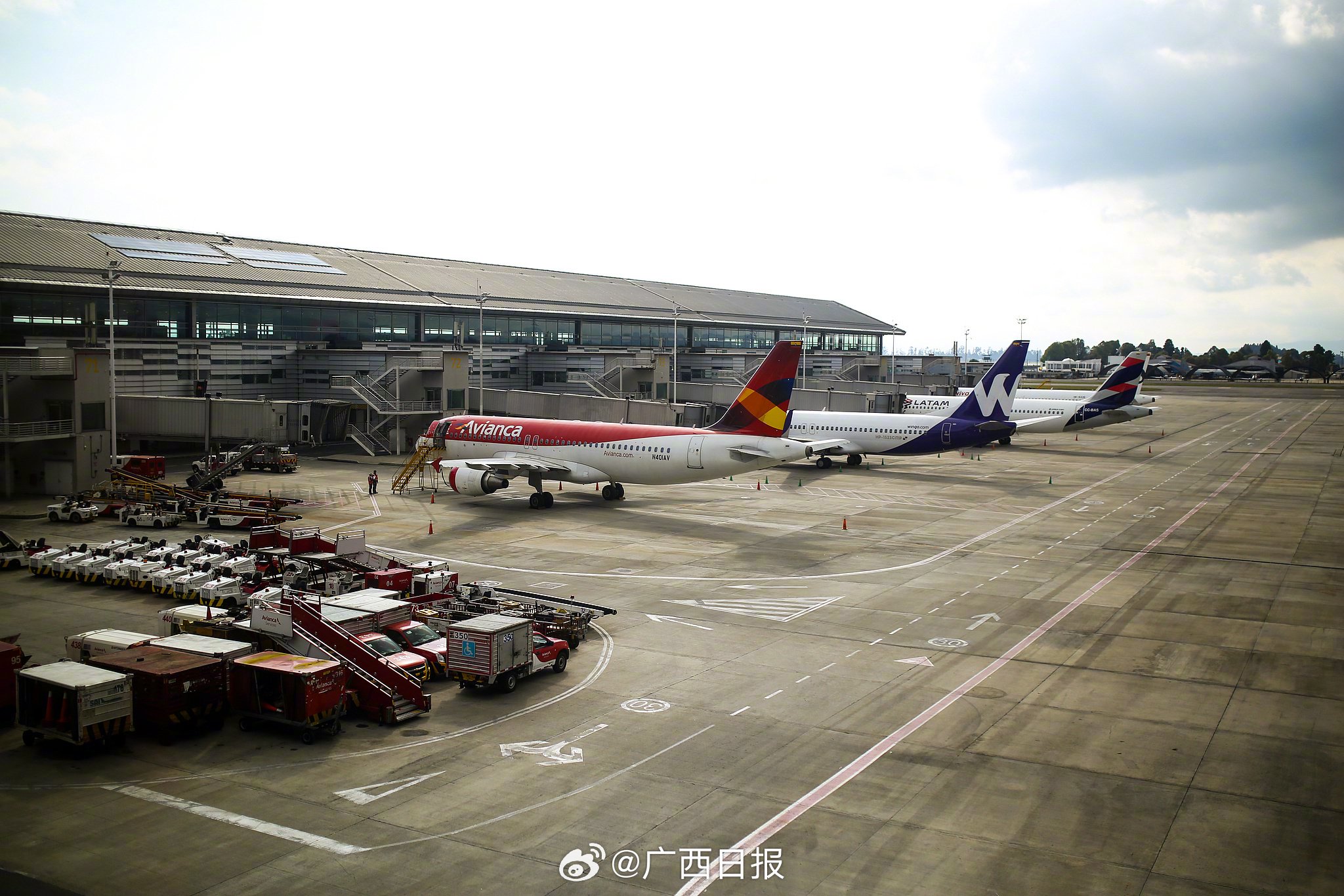 联合国强迫失踪问题委员会：哥伦比亚一机库发现约2万具尸体|机库|哥伦比亚|尸体_新浪新闻