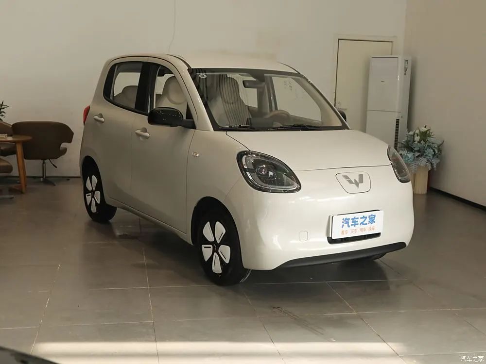 3.28万起买代步车，五菱宏光MINIEV四门版来了！-新浪汽车