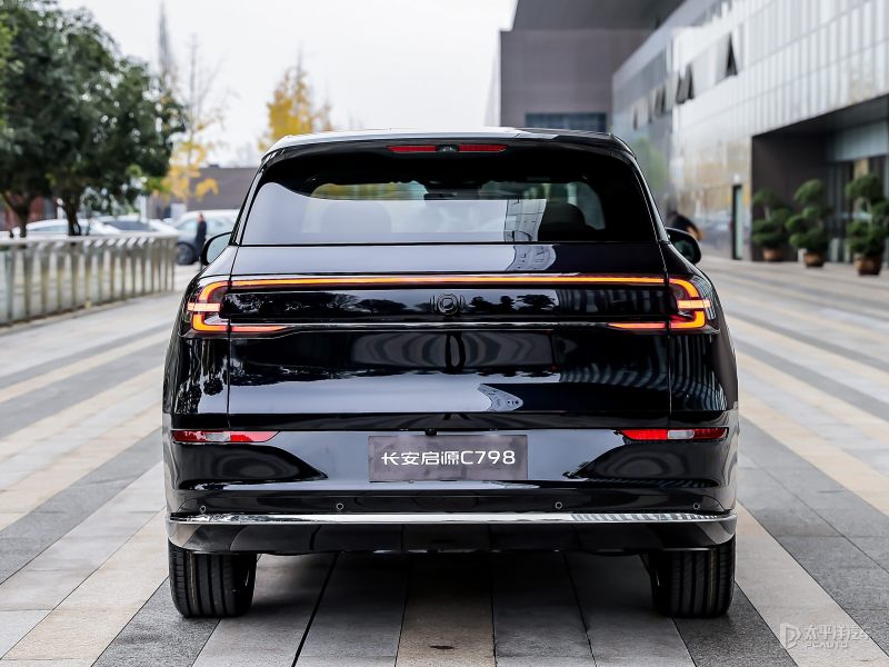 长安启源首款中大型SUV实车亮相！ C798官图发布-新浪汽车