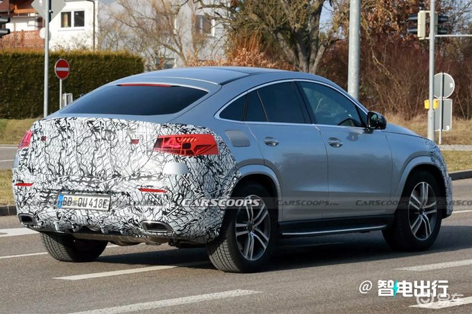 奔驰改款GLE轿跑版路试！换E级同款星型LED灯组-新浪汽车