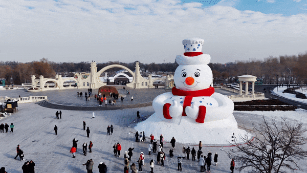 “尔滨”的“冰马俑”，跟你摆了摆手|哈尔滨冰雪大世界_新浪财经_新浪网