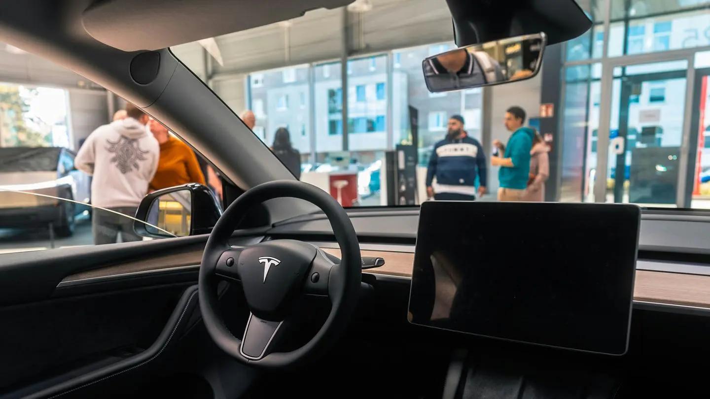 高盛详解特斯拉FSD、Robotaxi-新浪汽车