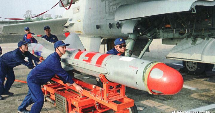 精确打击王牌，AKF98A对地导弹，追赶欧美，到底有多强悍？|导弹|美国|解放军部队_新浪新闻