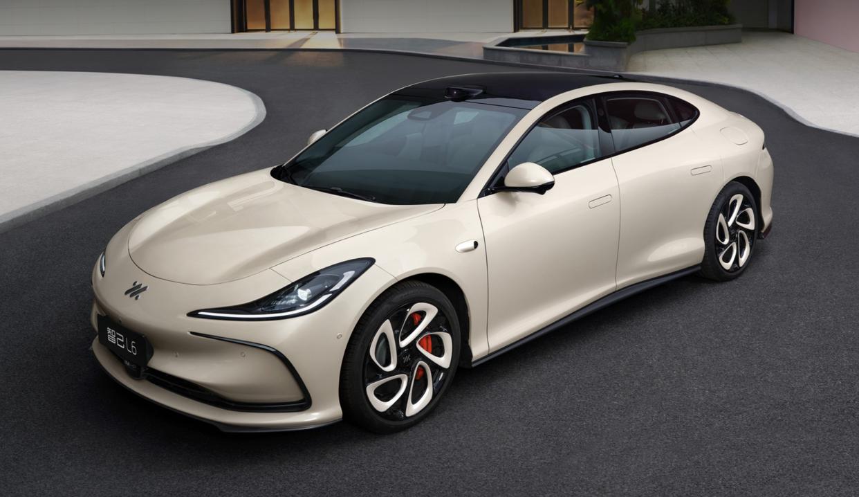 纯电轿车还买Model 3？懂车的都选择花更少的钱，买更超值的TA-新浪汽车