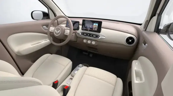 五菱宏光MINIEV四门版2月22日上市 已销售15379台-新浪汽车