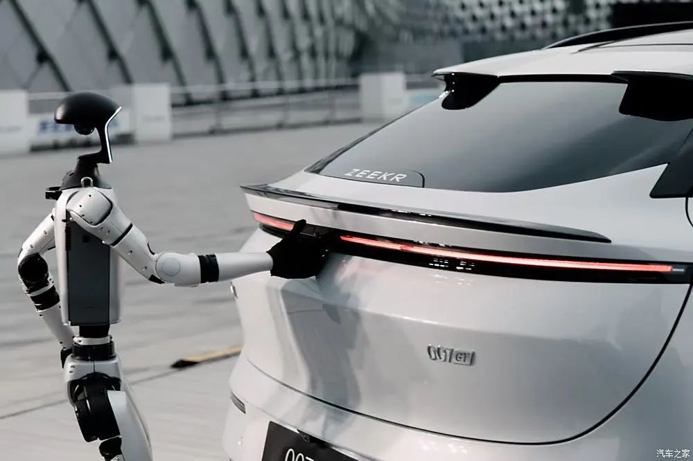 4月中旬上市/全系标配激光雷达，极氪007GT实车正式首发亮相！-新浪汽车