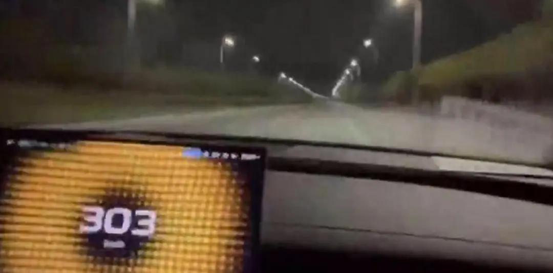 最高303km/h！小米SU7Ultra 深夜城区飙车？客服回应-新浪汽车