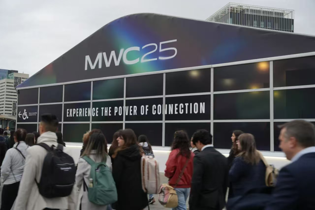 MWC25观察：无AI不网络！|AI|通信|中国电信_新浪科技_新浪网