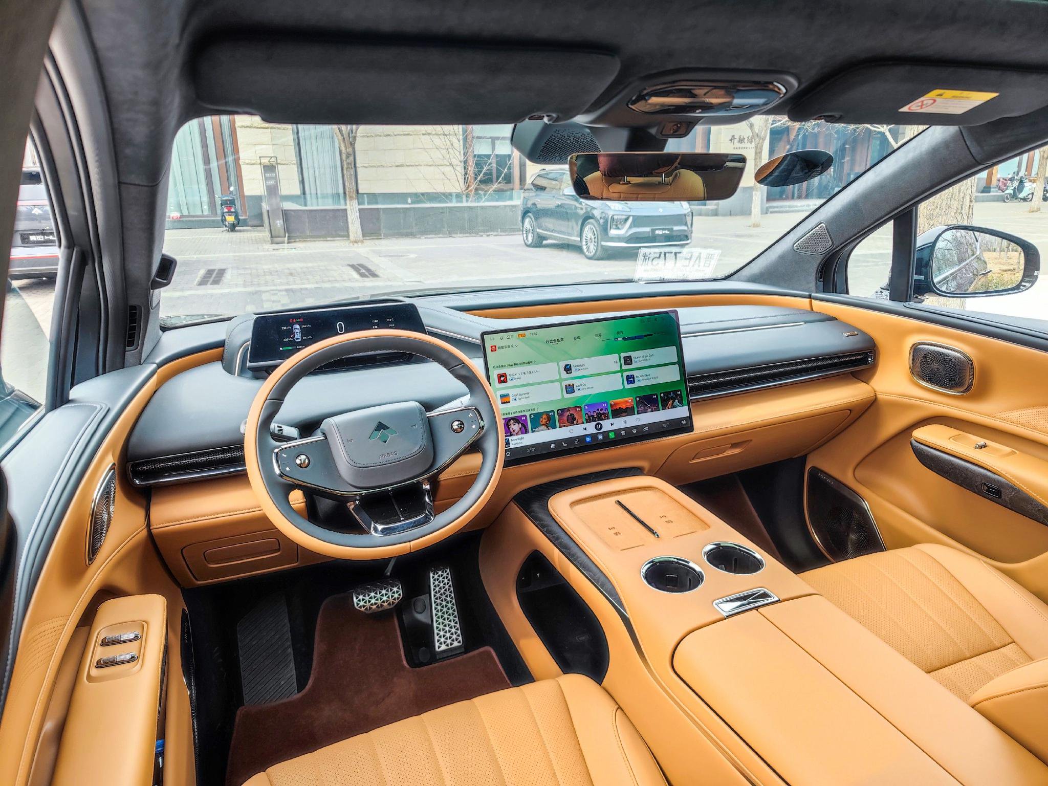 昊铂HL实车亮相 3月18日预售/综合续航超1200km-新浪汽车