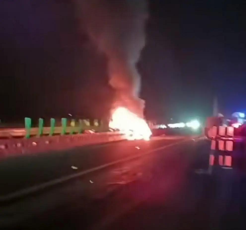 SU7事故遇难者母亲发声：小米没人联系过我，为什么撞护栏会自燃？|小米_新浪财经_新浪网