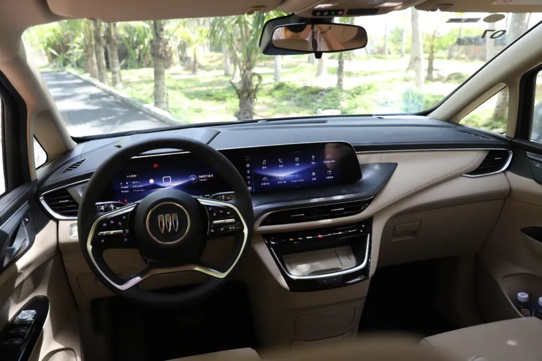续航1400多公里+彩电+大沙发！GL8出新款！价格真香！还看比亚迪夏吗？|别克GL8_新浪财经_新浪网