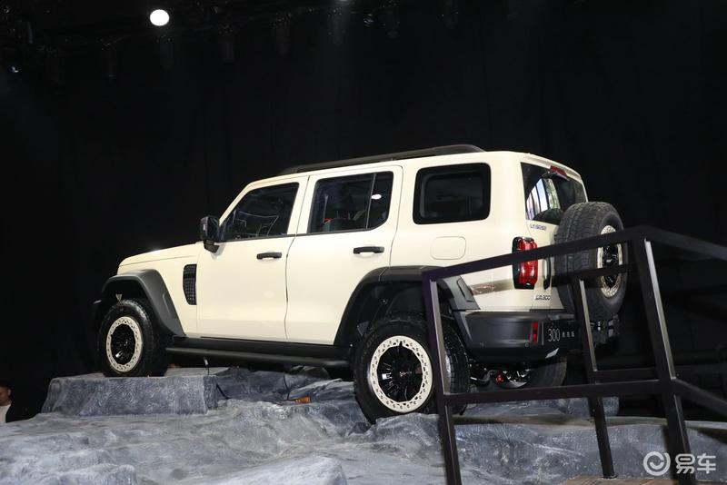 2025上海车展：坦克300虎克版亮相-新浪汽车