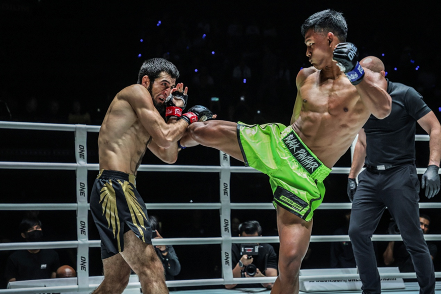 蝇量级泰拳种子选手之战，两位明日之星的巅峰对决！|泰拳_新浪财经_新浪网