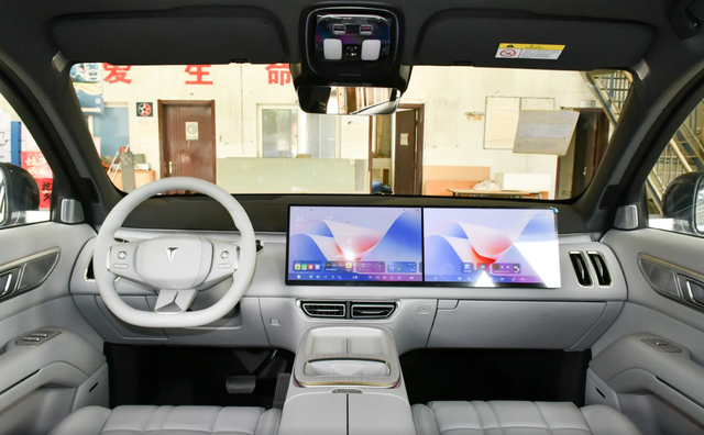 深蓝S09对比理想L9：价格差17万，实际体验差多少？-新浪汽车