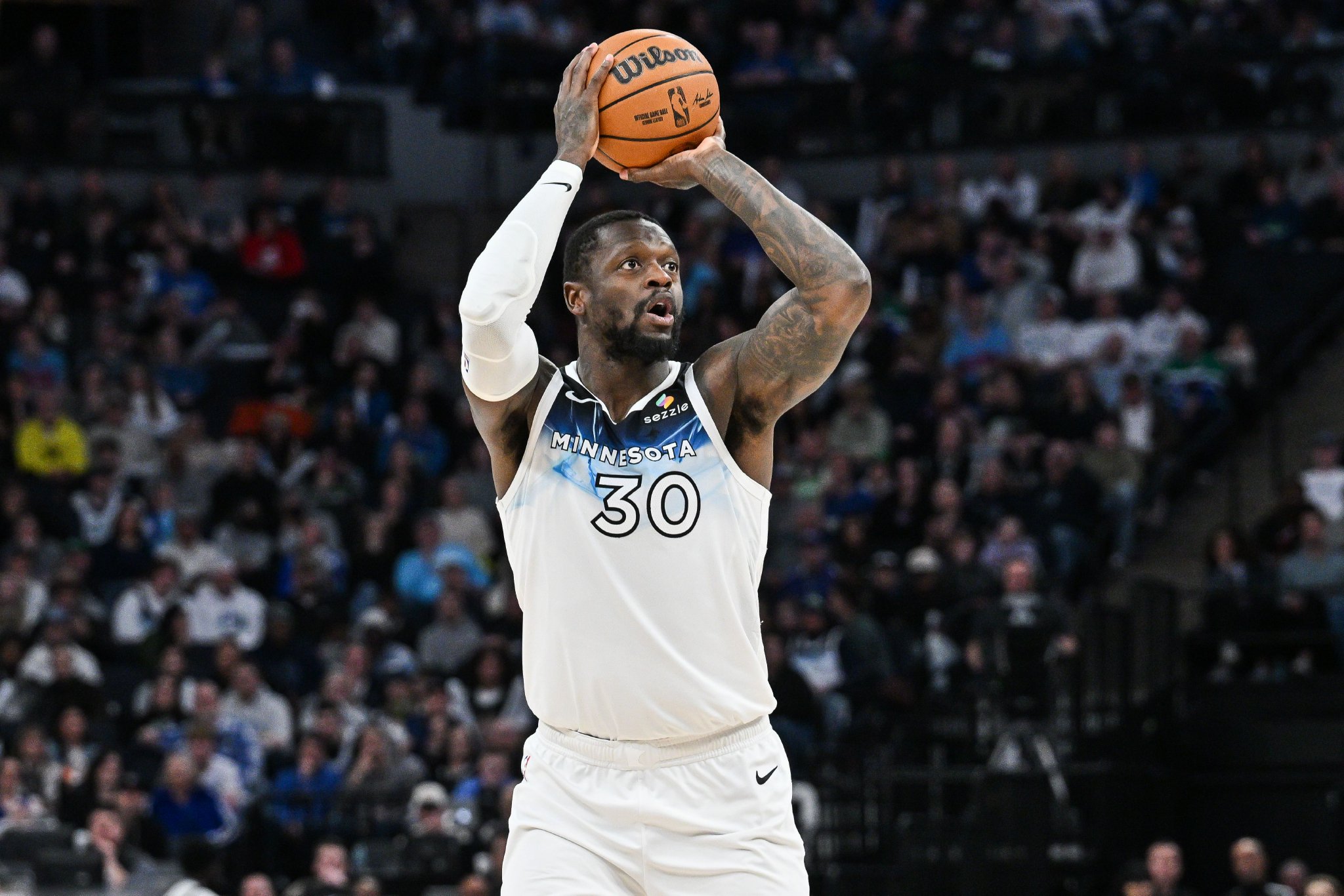 兰德尔季后赛单场砍20分+5篮板+10助攻 队史加内特后首人|兰德尔|森林狼|季后赛_新浪新闻