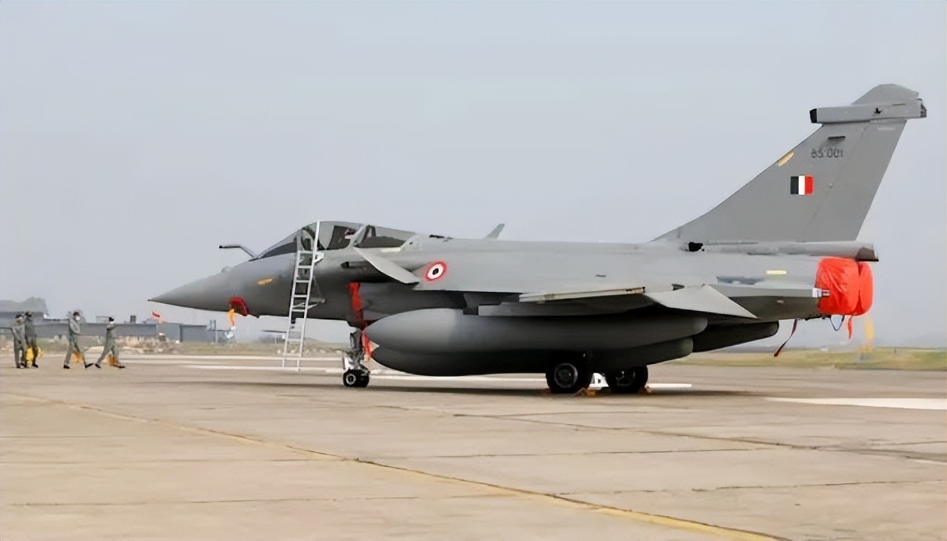 又击落一架法国阵风！歼-10如何用30年改写中国战机命运？