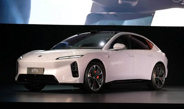 最低22.8万起，蔚来ET5、ET5T上市，ET9的旗舰配置已经下沉|20-25万_新浪财经_新浪网