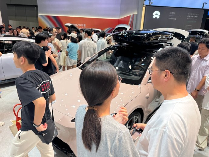 蔚来ET9、焕新5566与乐道同台亮相粤港澳车展，定制萤火虫成引流担当-新浪汽车