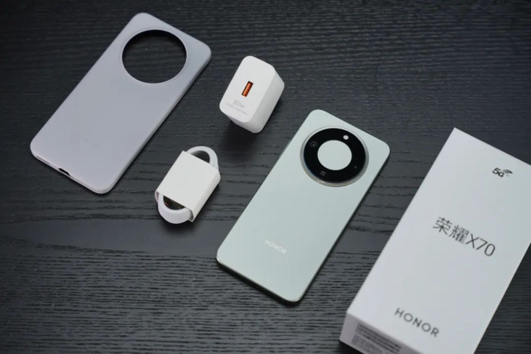 【新机】1399起 荣耀X70发布 全系8300mAh大电池 顶配80W无线充|华为荣耀_新浪财经_新浪网