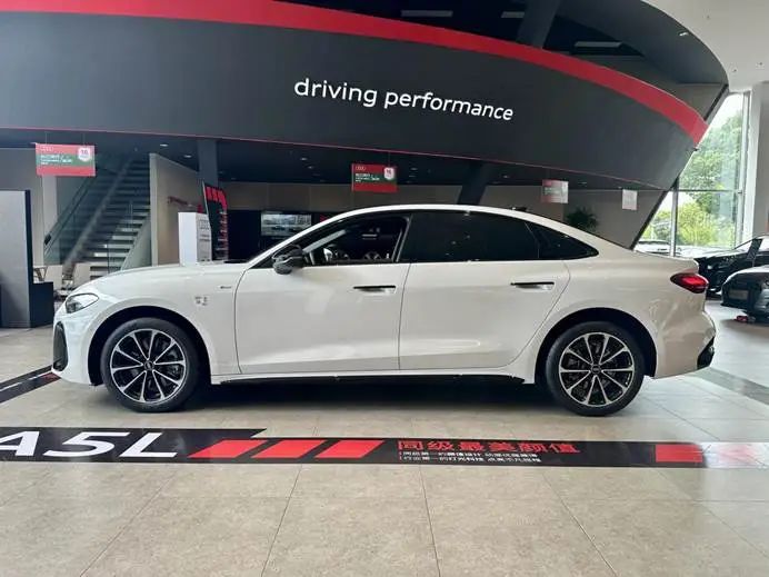 25.28万起的一汽奥迪A5L，真的只是A4L换壳吗？|一汽奥迪_新浪财经_新浪网