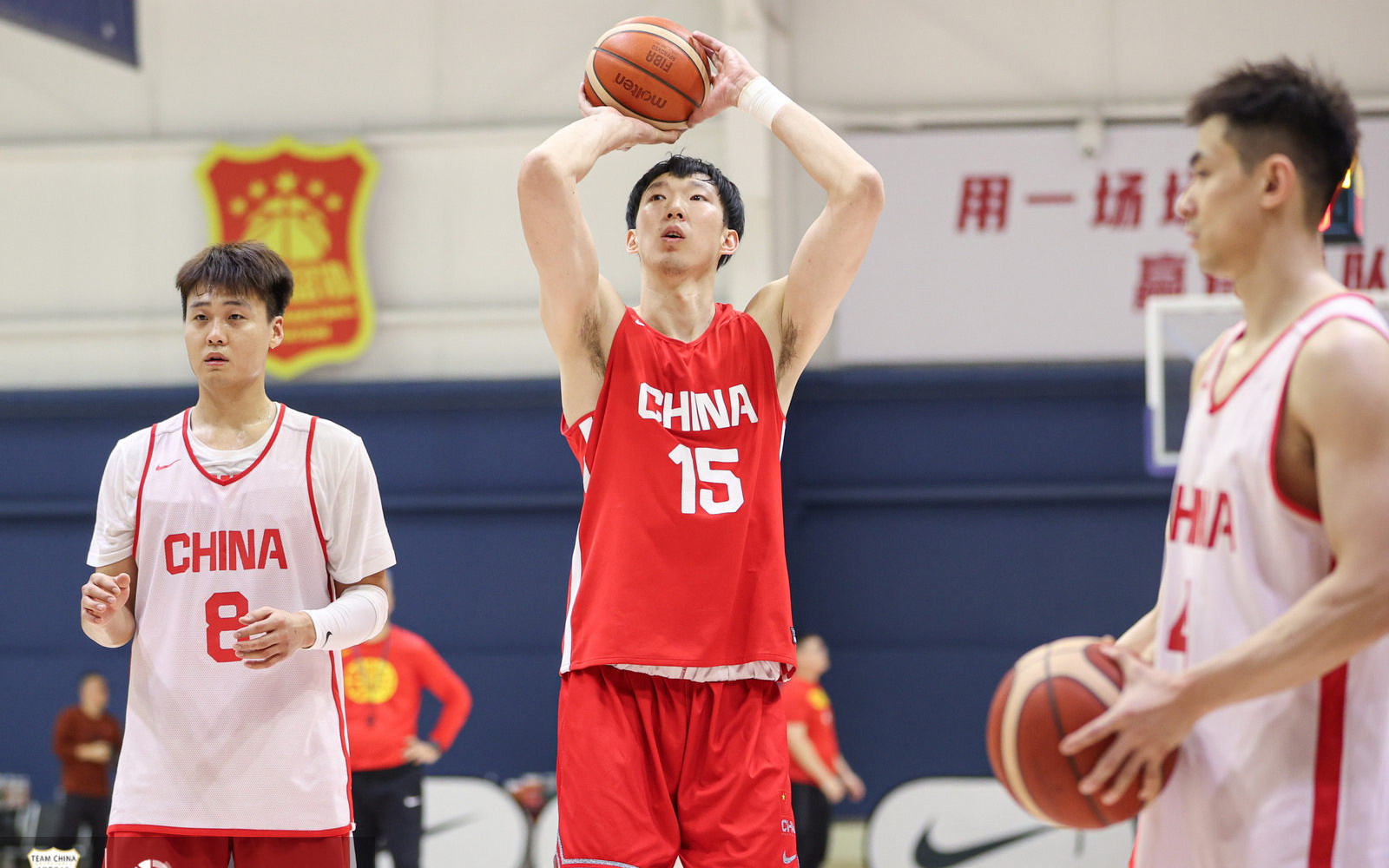 今晚！cctv5+直播中国男篮vs波黑，cba球员领衔出战 周琦即将回归