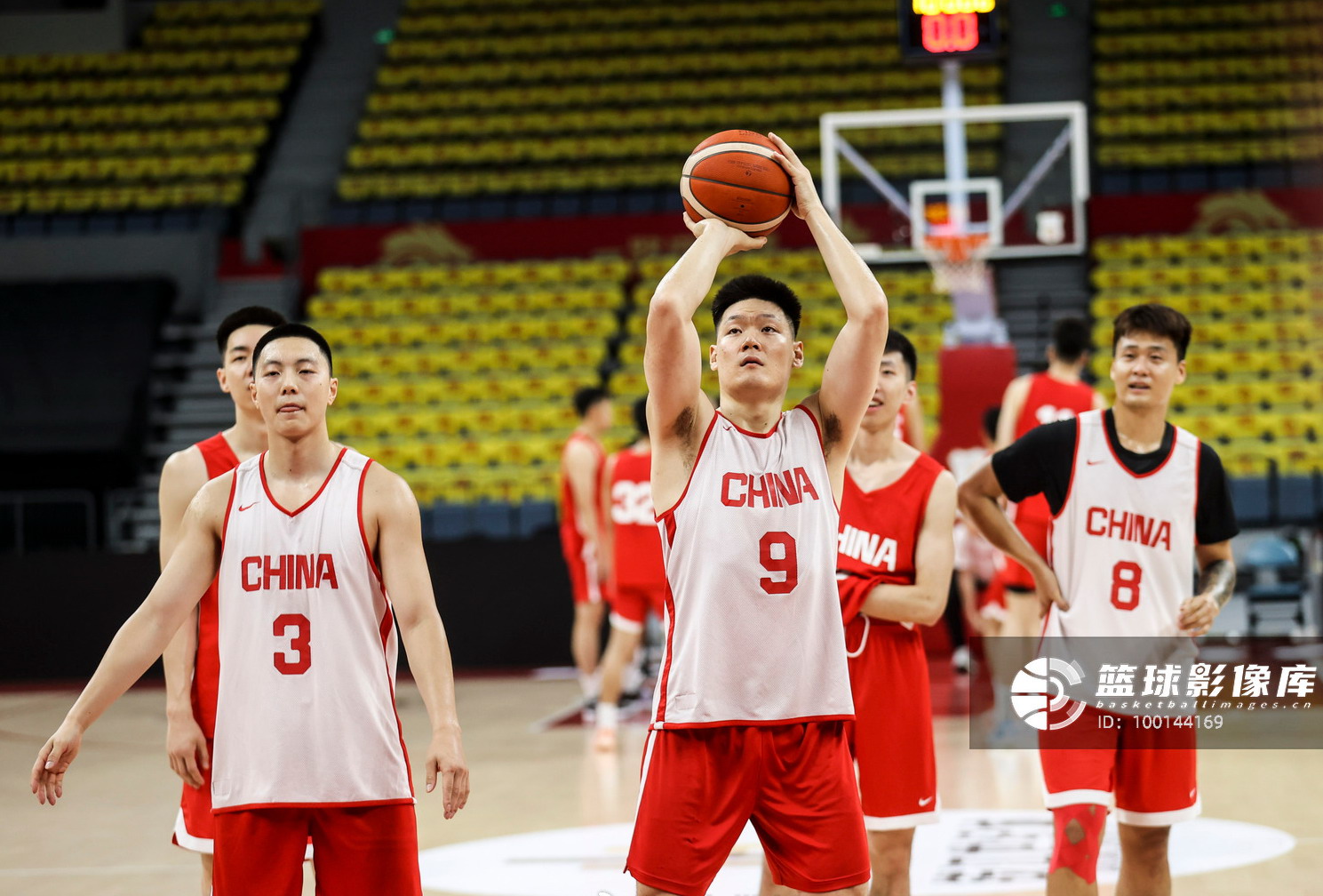 今晚！cctv5+直播中国男篮vs韩国，胡明轩等cba球员冲击亚洲杯4强