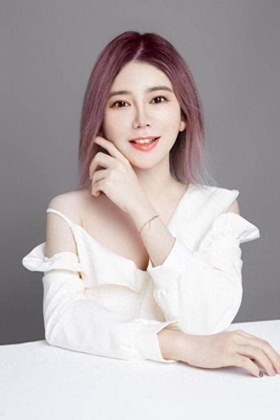 灵泽科技联合创始人郭心怡：扎根国产3A游戏打造现象级IP｜2025封格女性|VR|郭心怡|灵泽科技|VR|明末：渊虚之羽_手机新浪网