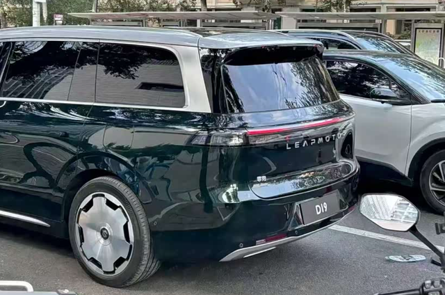 零跑D19发布，家族新旗舰，增程动力纯电续航达500km|纯电续航_新浪财经_新浪网