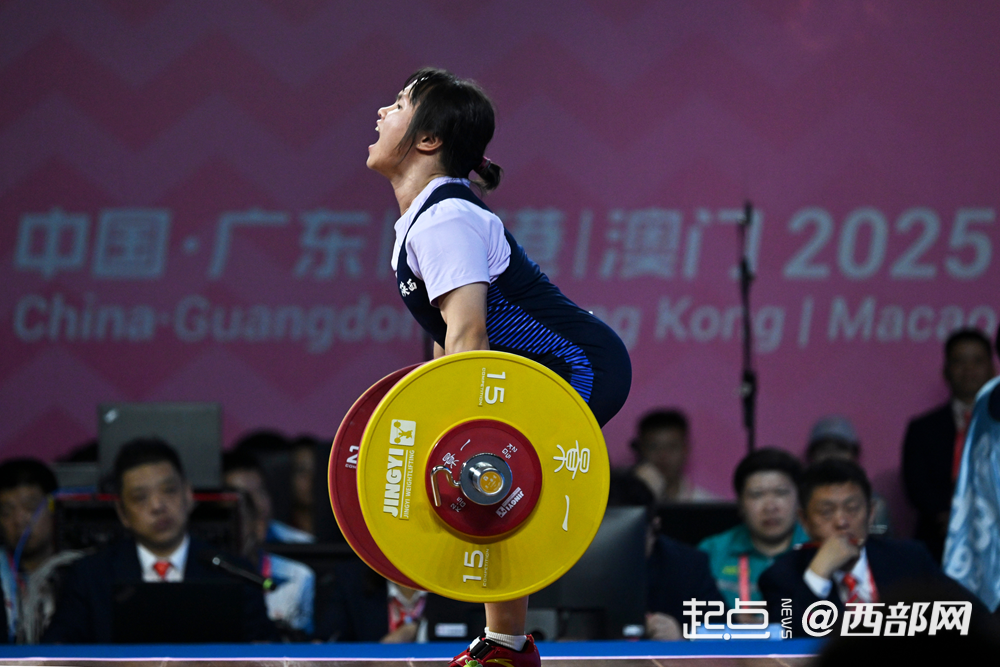 十五运会举重比赛 陕西陈雅柔获得女子举重45kg级铜牌|陕西_新浪财经_新浪网